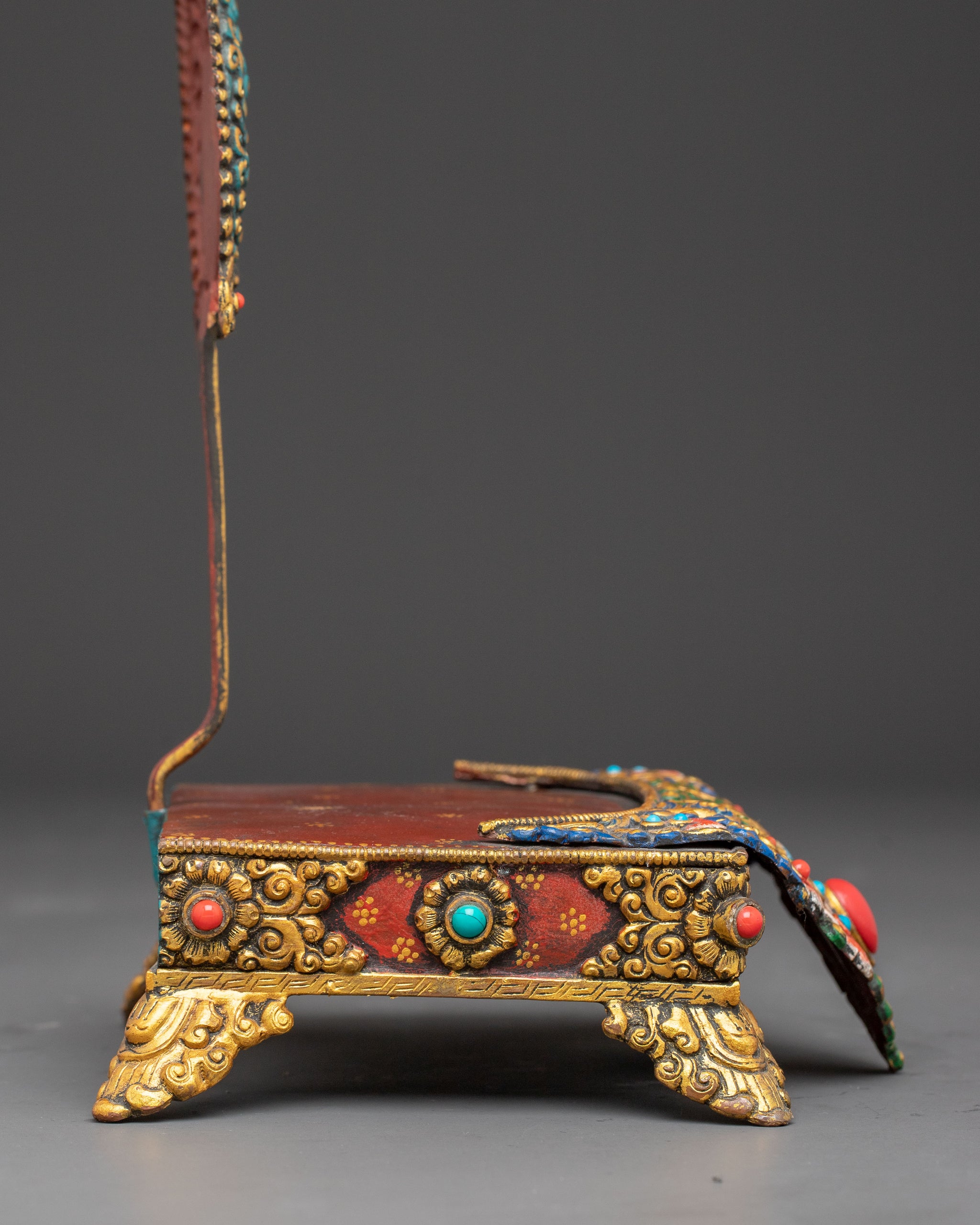 Handmade Traditional Throne Art | Nepali Crafted Iconic Throne
