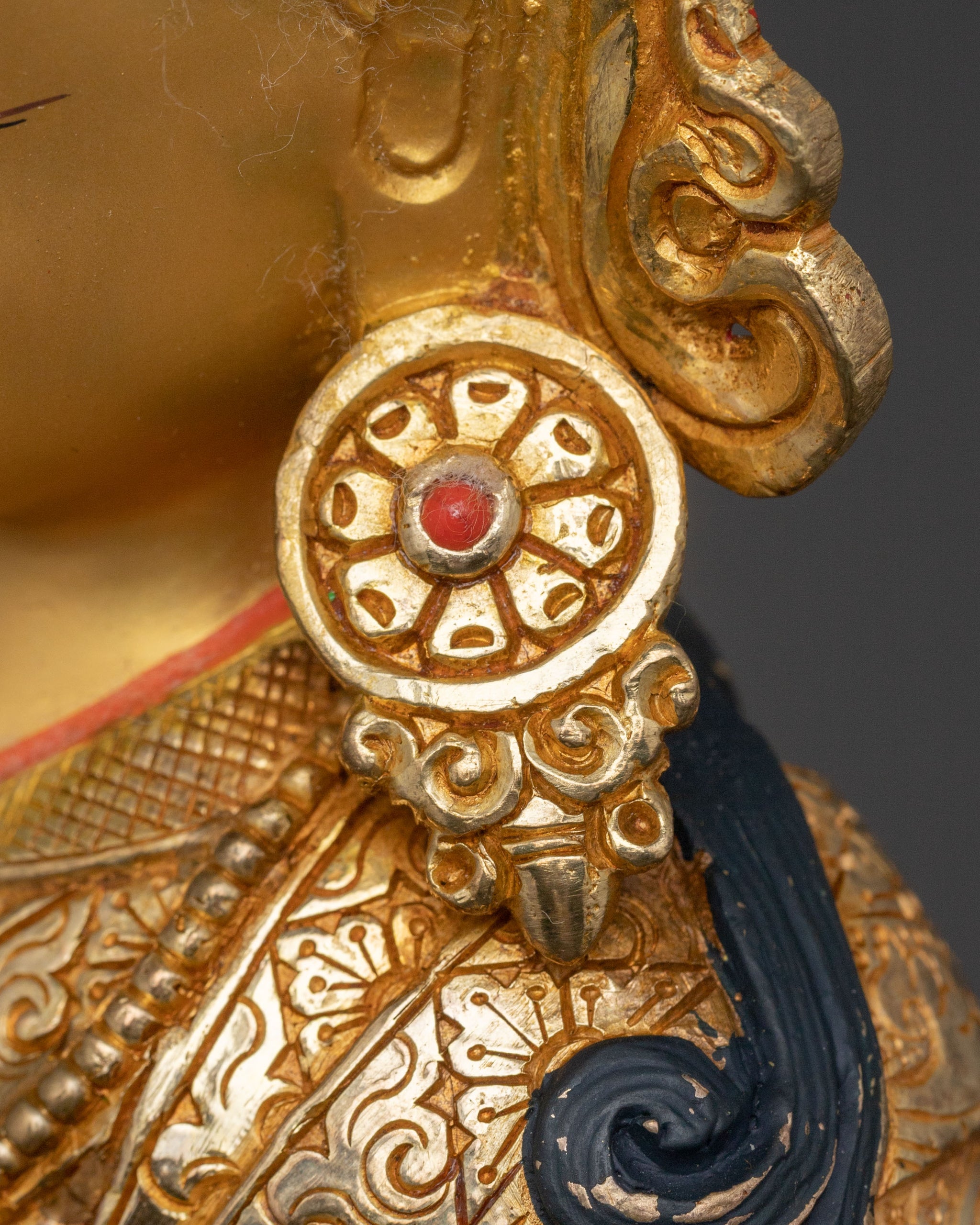 Lotus Born Guru Rinpoche Sacred Statue – Gold Gilded Statue